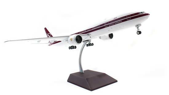 Boeing 777-300ER Qatar Airways 25th Anniversary retro livery ...