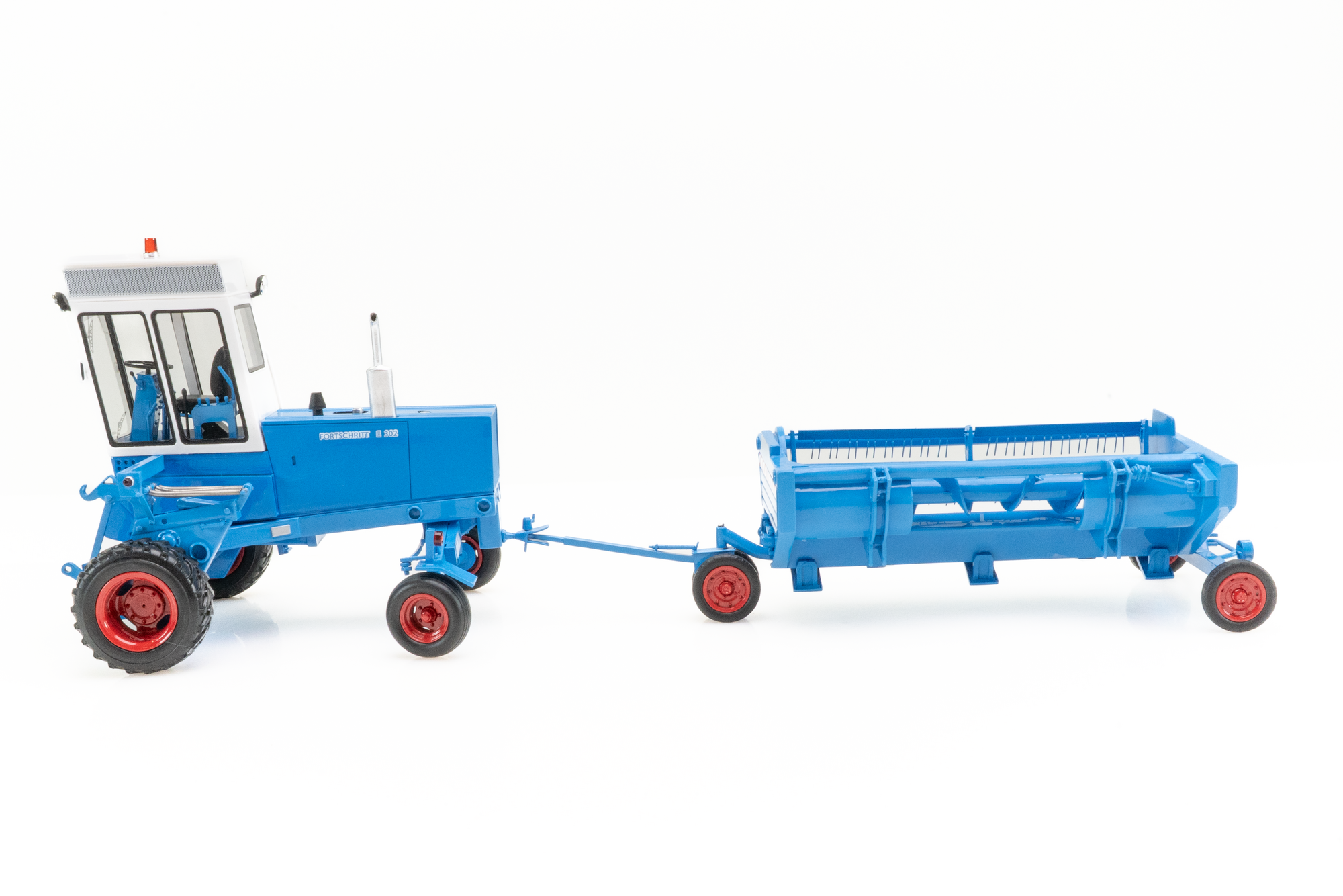 Fortschritt E 302 with E 021 cutterbar | Modelsnavigator.com