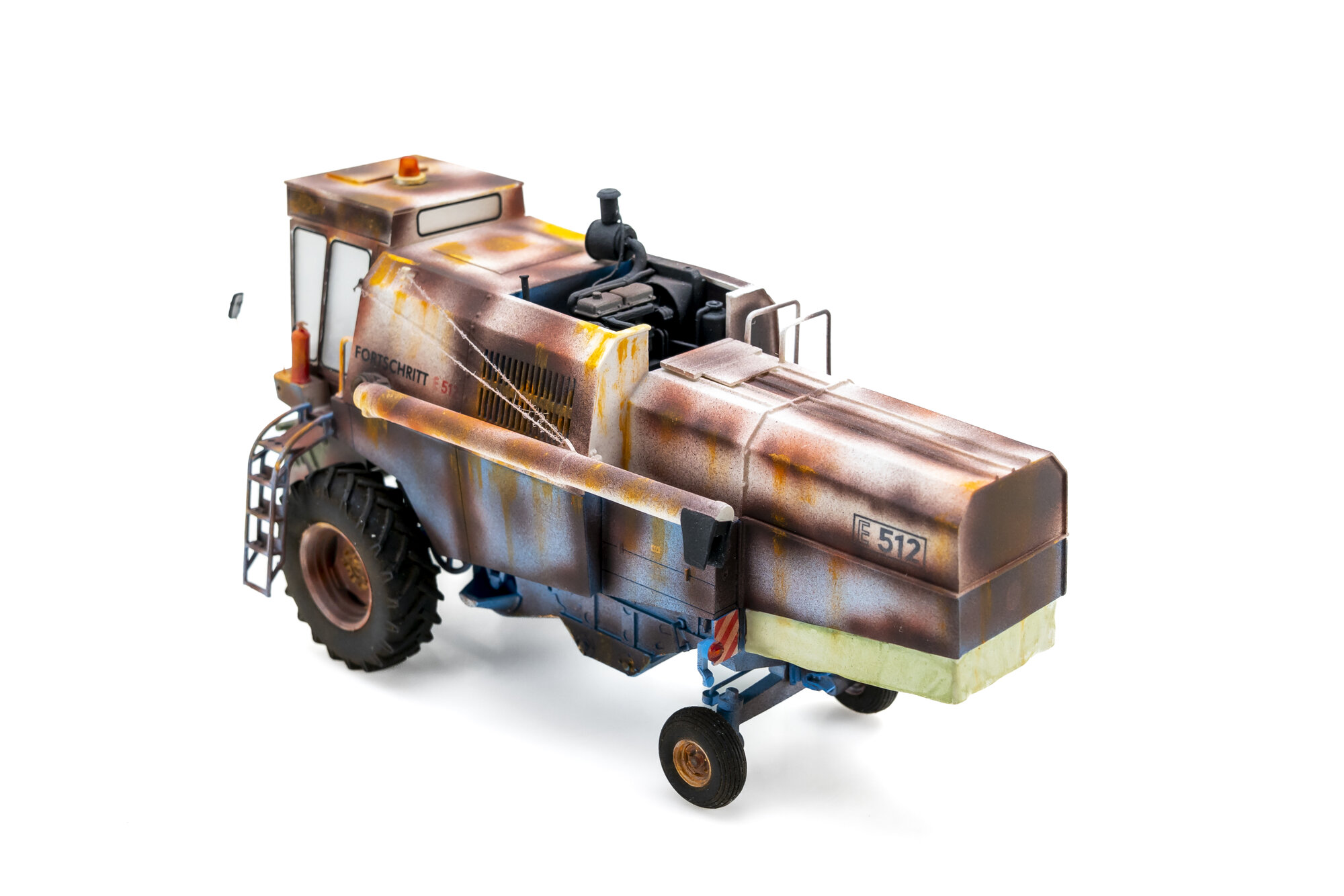 Fortschritt E 512 - Wreck | Modelsnavigator.com