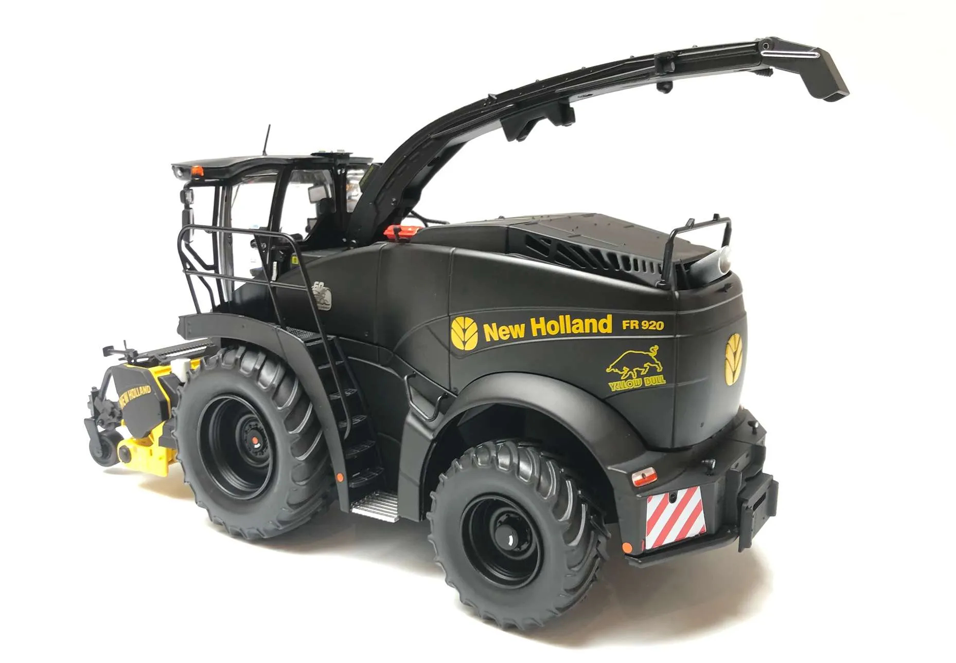 New Holland FR920 Yellow Bull Limited Edition 1000 | Modelsnavigator.com