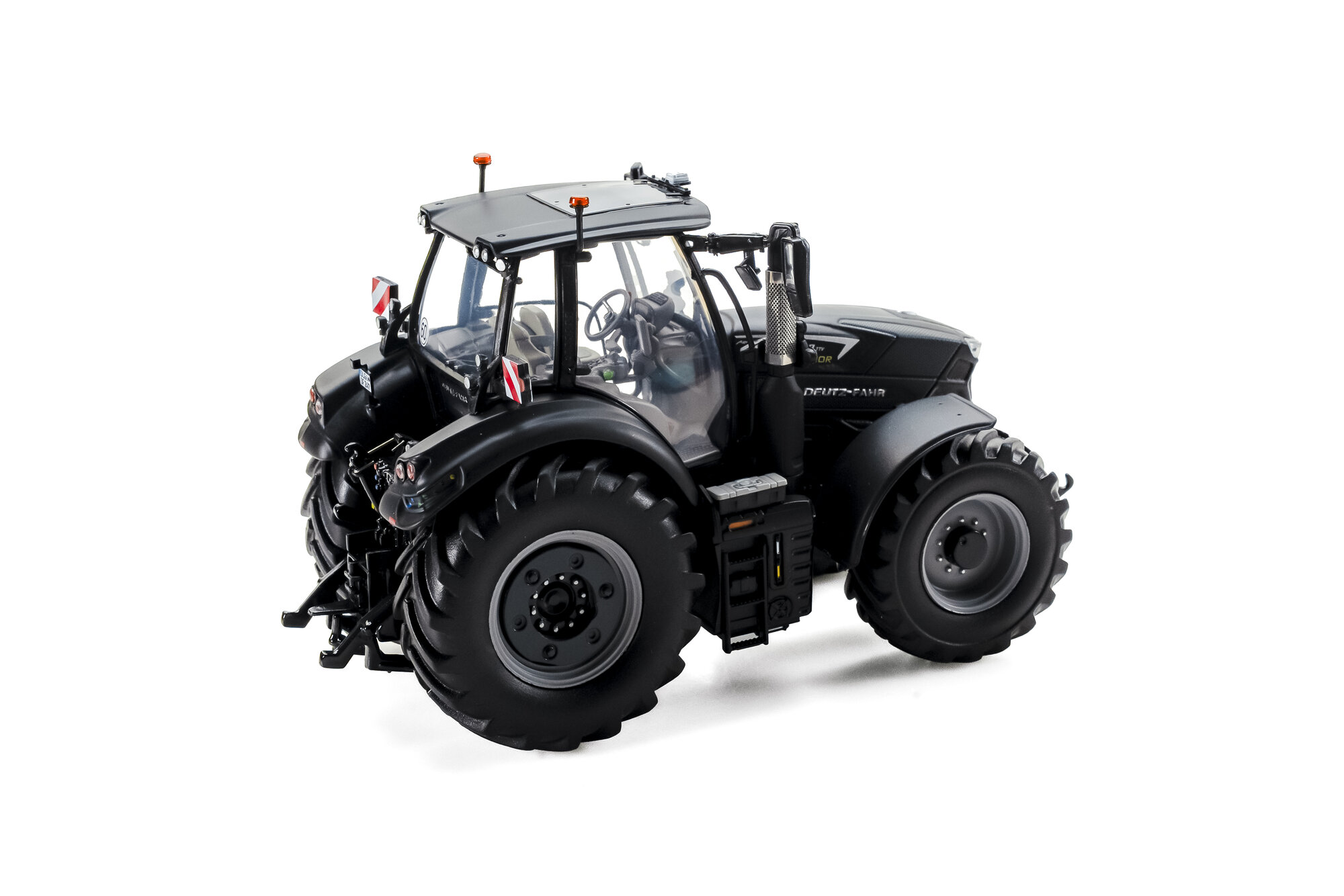 Deutz-Fahr 7250 TTV Warrior – Matt Black | Modelsnavigator.com