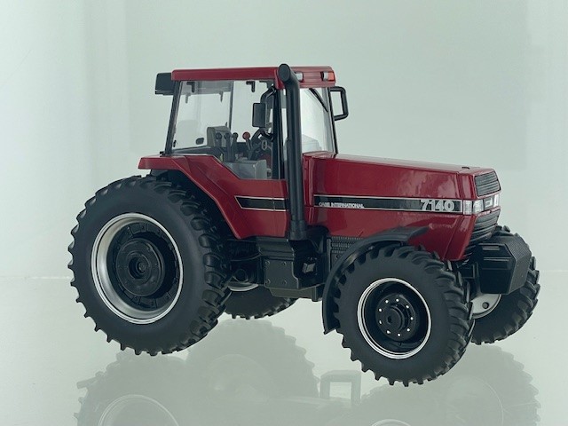 Case IH Magnum 7140 | Modelsnavigator.com