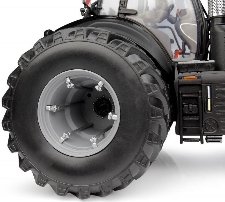 Deutz-Fahr 8280 TTV Warrior - gloss black | Modelsnavigator.com