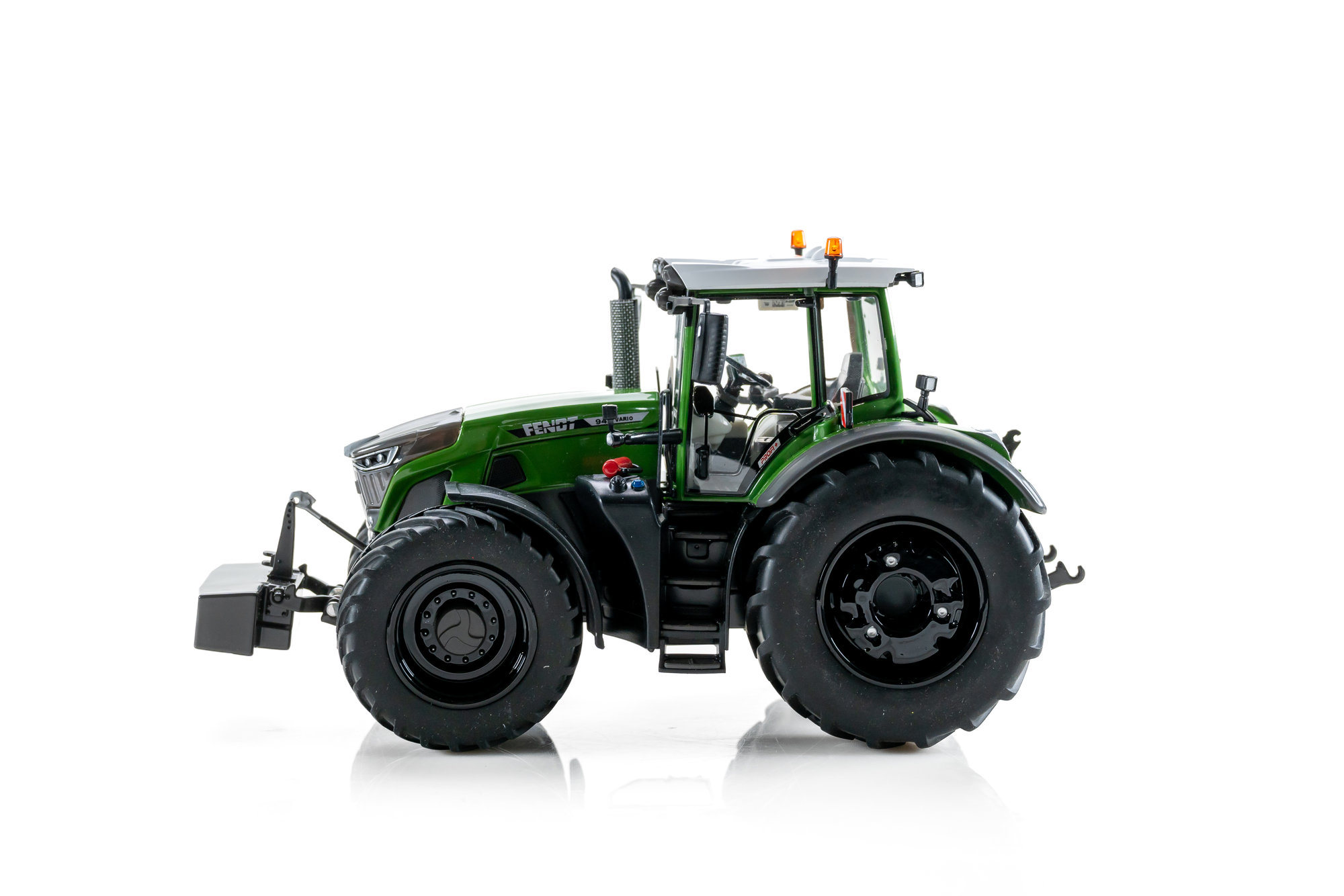 Fendt 942 Vario (2023) "Black Wheels" | Modelsnavigator.com