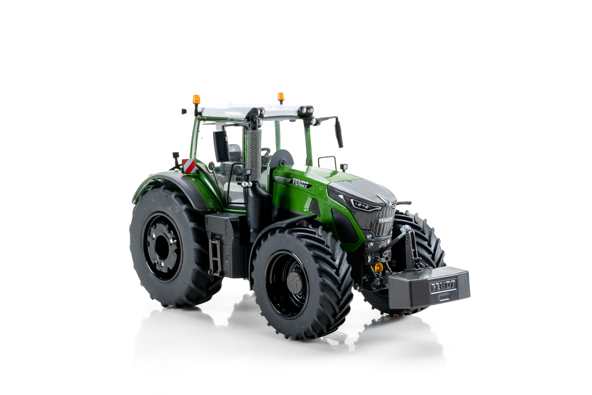 Fendt 942 Vario (2023) "Black Wheels" | Modelsnavigator.com