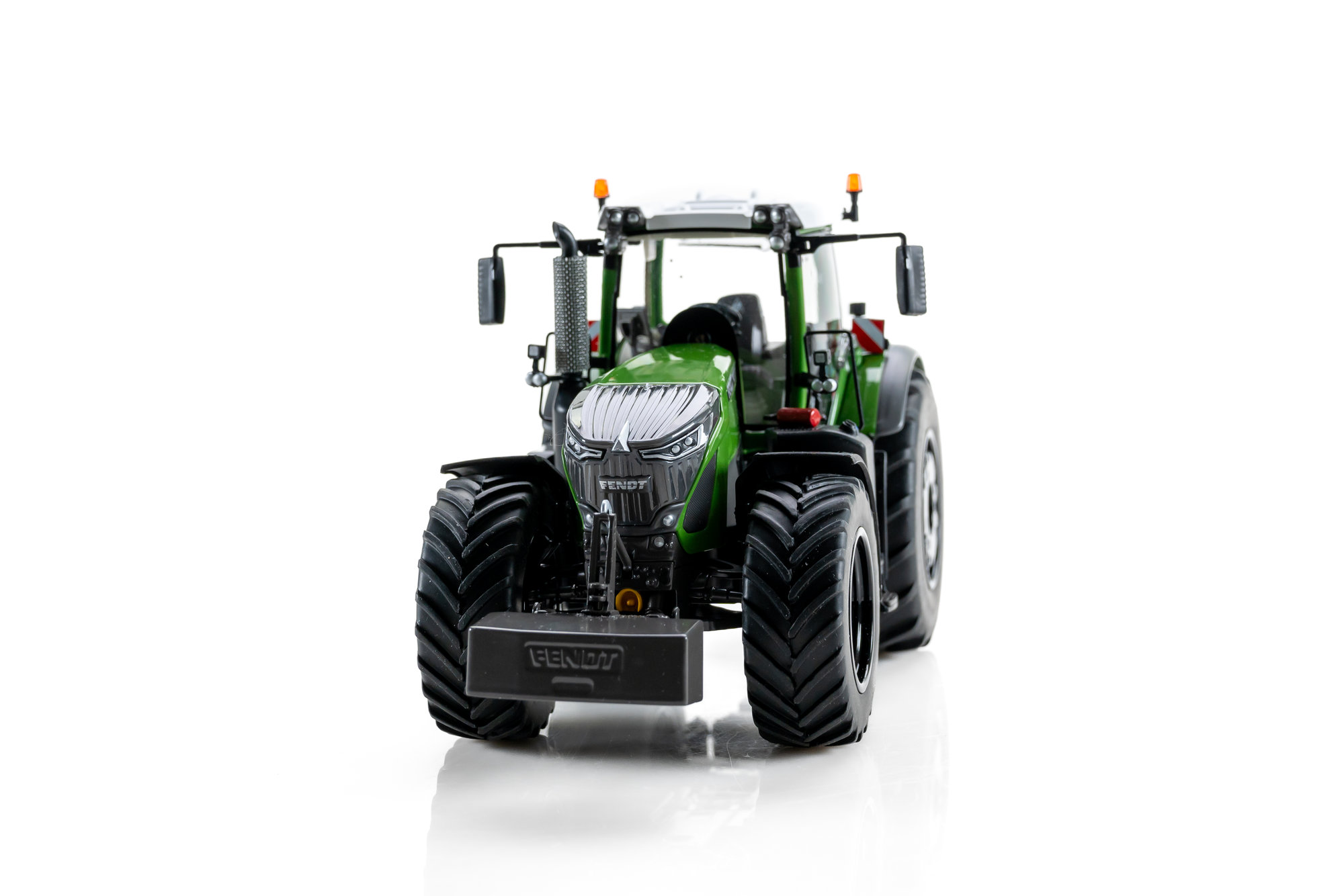 Fendt 942 Vario (2023) "Black Wheels" | Modelsnavigator.com