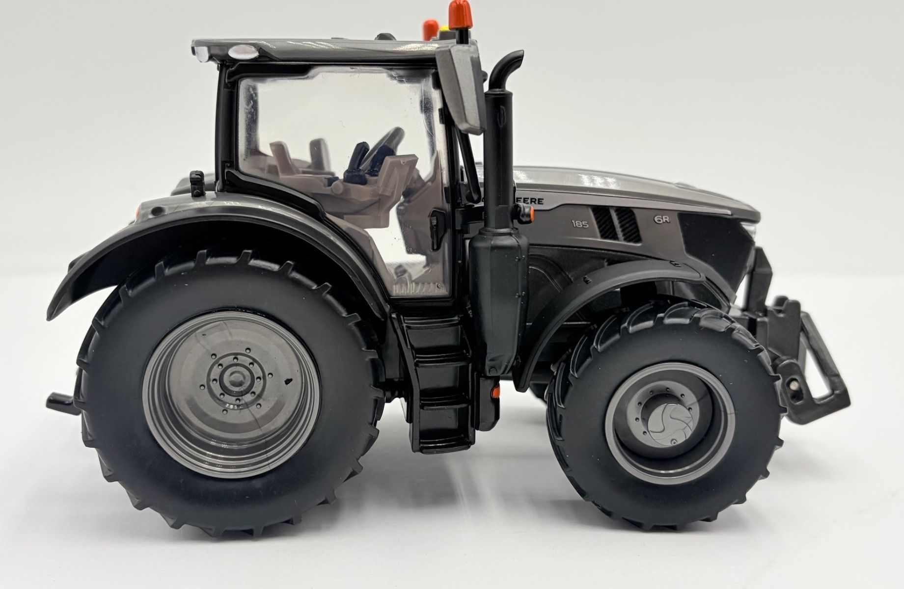 JOHN DEERE 6R 185 - AGRITECHNICA 2025 | Modelsnavigator.com