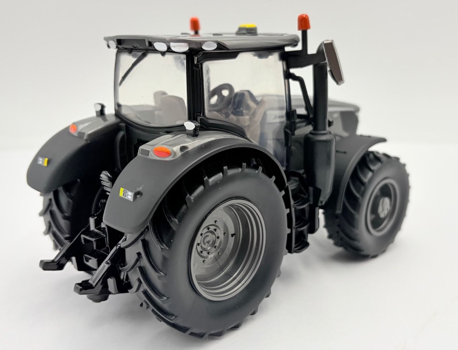JOHN DEERE 6R 185 - AGRITECHNICA 2025 | Modelsnavigator.com
