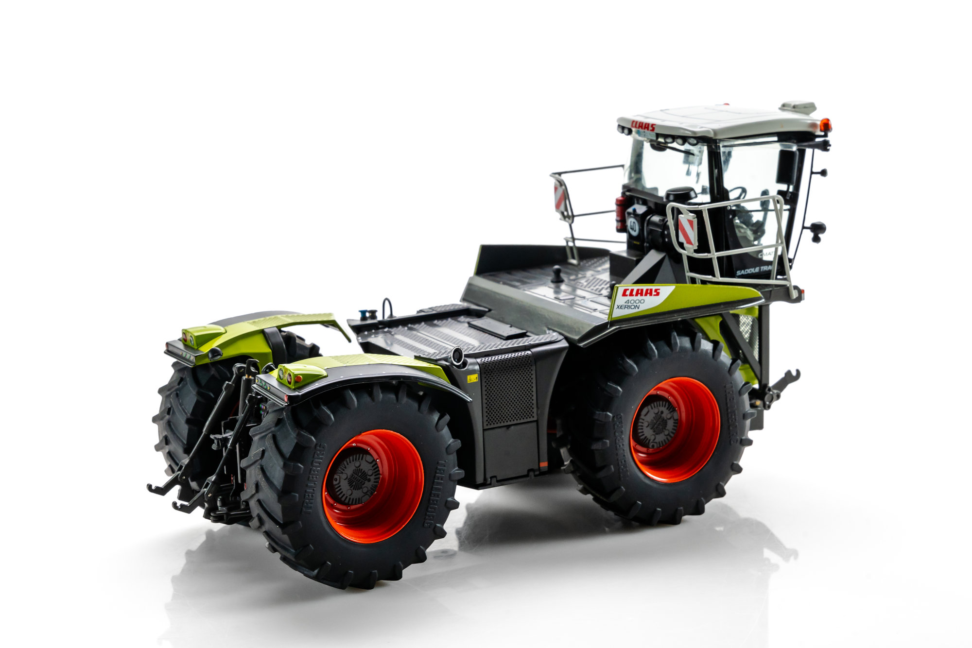 CLAAS XERION 4000 SADDLE TRAC | Modelsnavigator.com