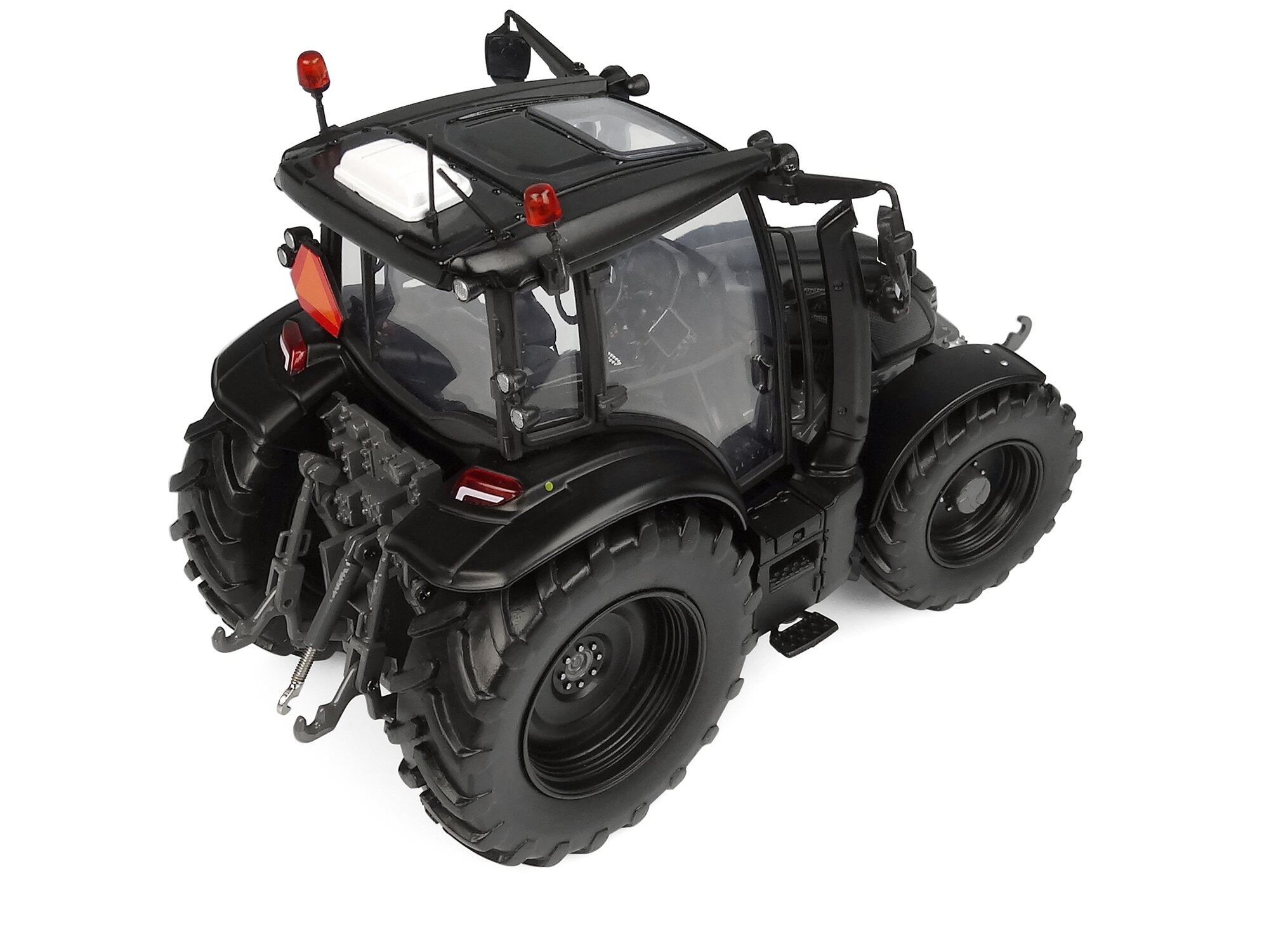 Valtra G135 "Unlimited" Matt Black | Modelsnavigator.com