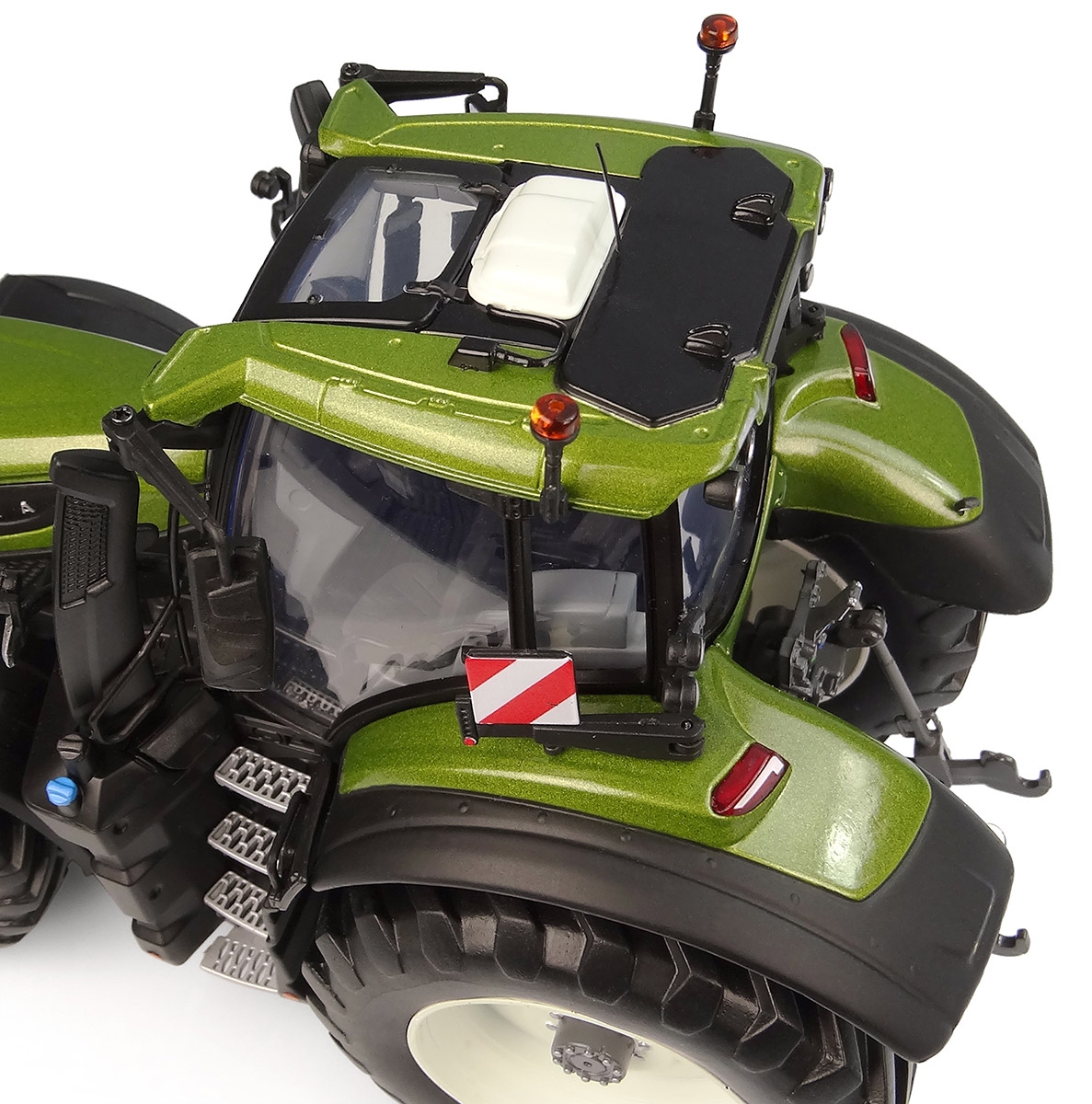 Valtra S416 Metallic green | Modelsnavigator.com