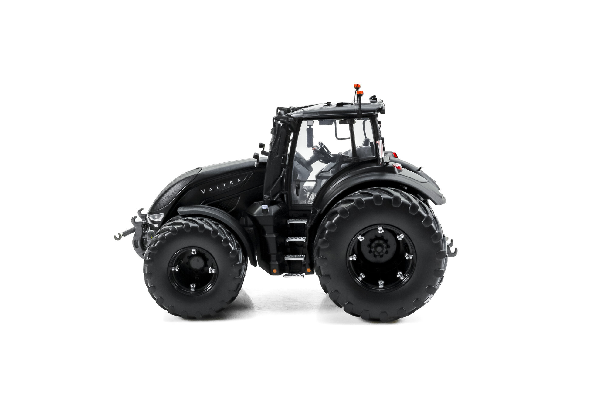 VALTRA S416 UNLIMITED with double wheels | Modelsnavigator.com