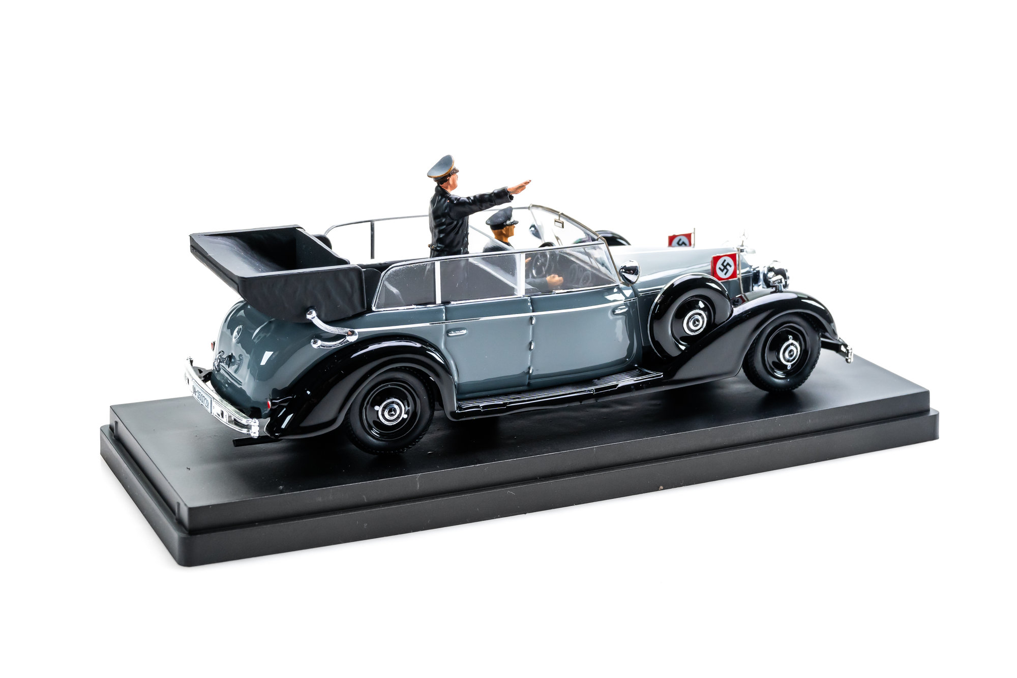 MERCEDES BENZ - 770K CABRIOLET OPEN 1942 WITH HITLER AND DRIVER FIGURES ...