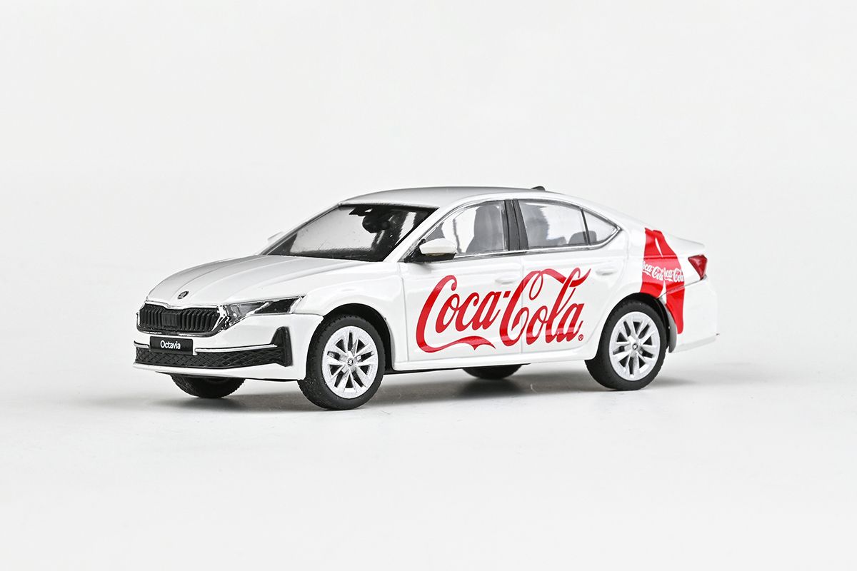 Škoda Octavia IV FL (2024) Coca-Cola White | Modelsnavigator.com