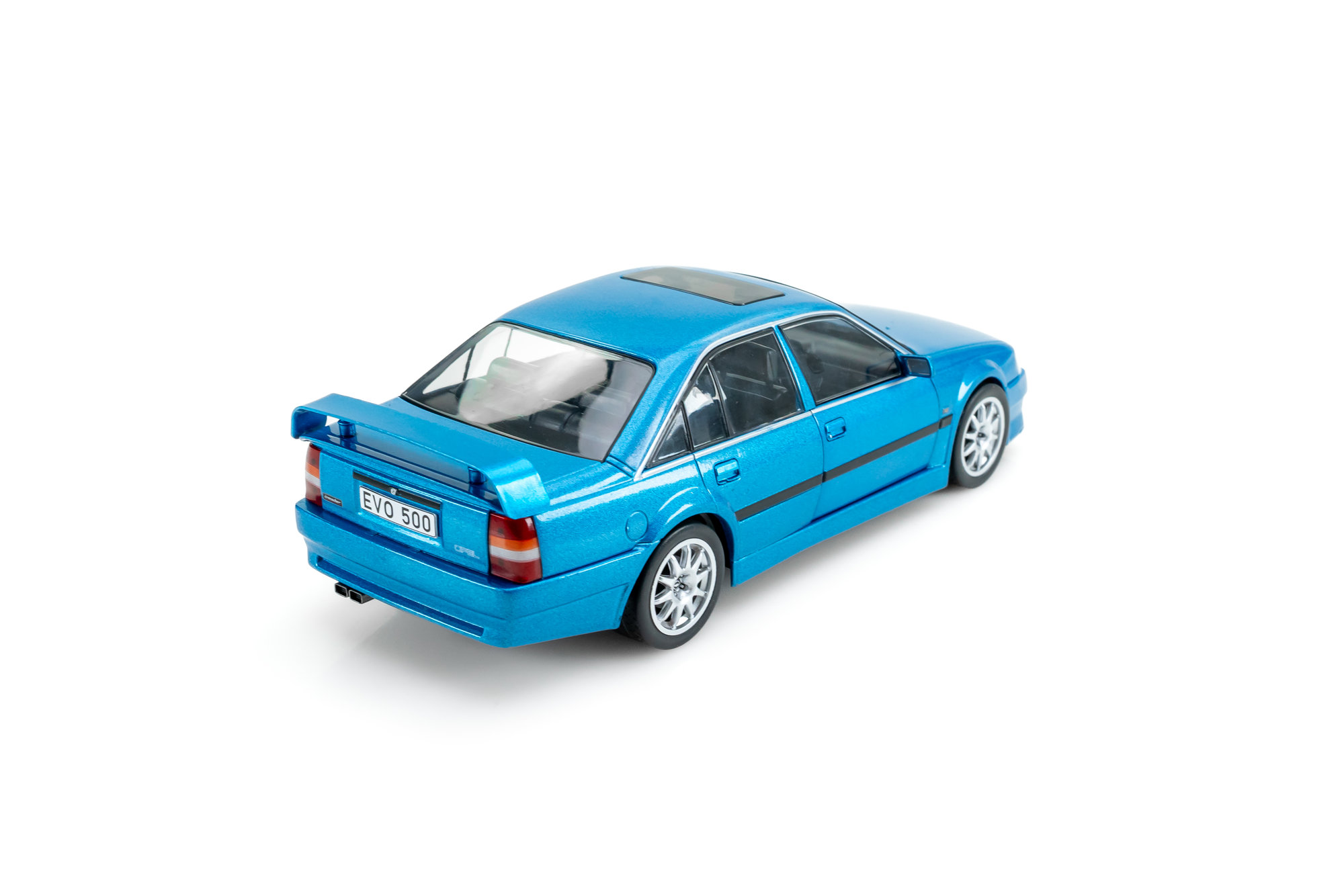 Opel Omega Evolution 500, metallic-blue, 1991 | Modelsnavigator.com
