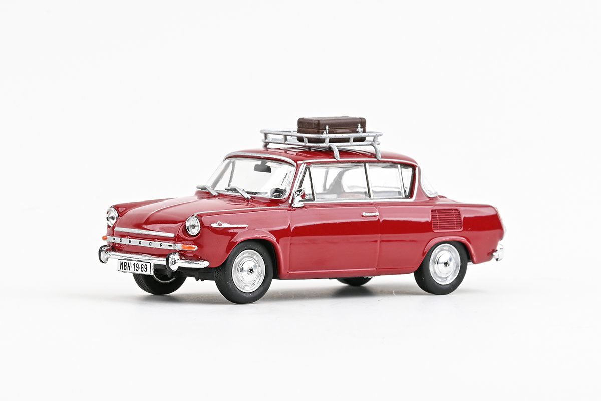 Skoda 1100MBX Ruby Red + accessories | Modelsnavigator.com