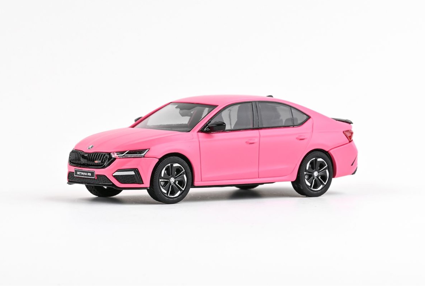 Skoda Octavia IV RS (2020) Pink | Modelsnavigator.com