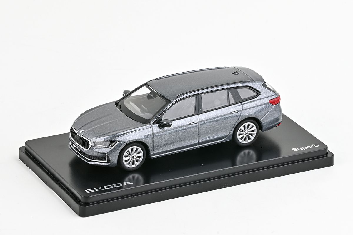 Škoda Superb Combi IV (2023) - Graphite Gray Metallic | Modelsnavigator.com