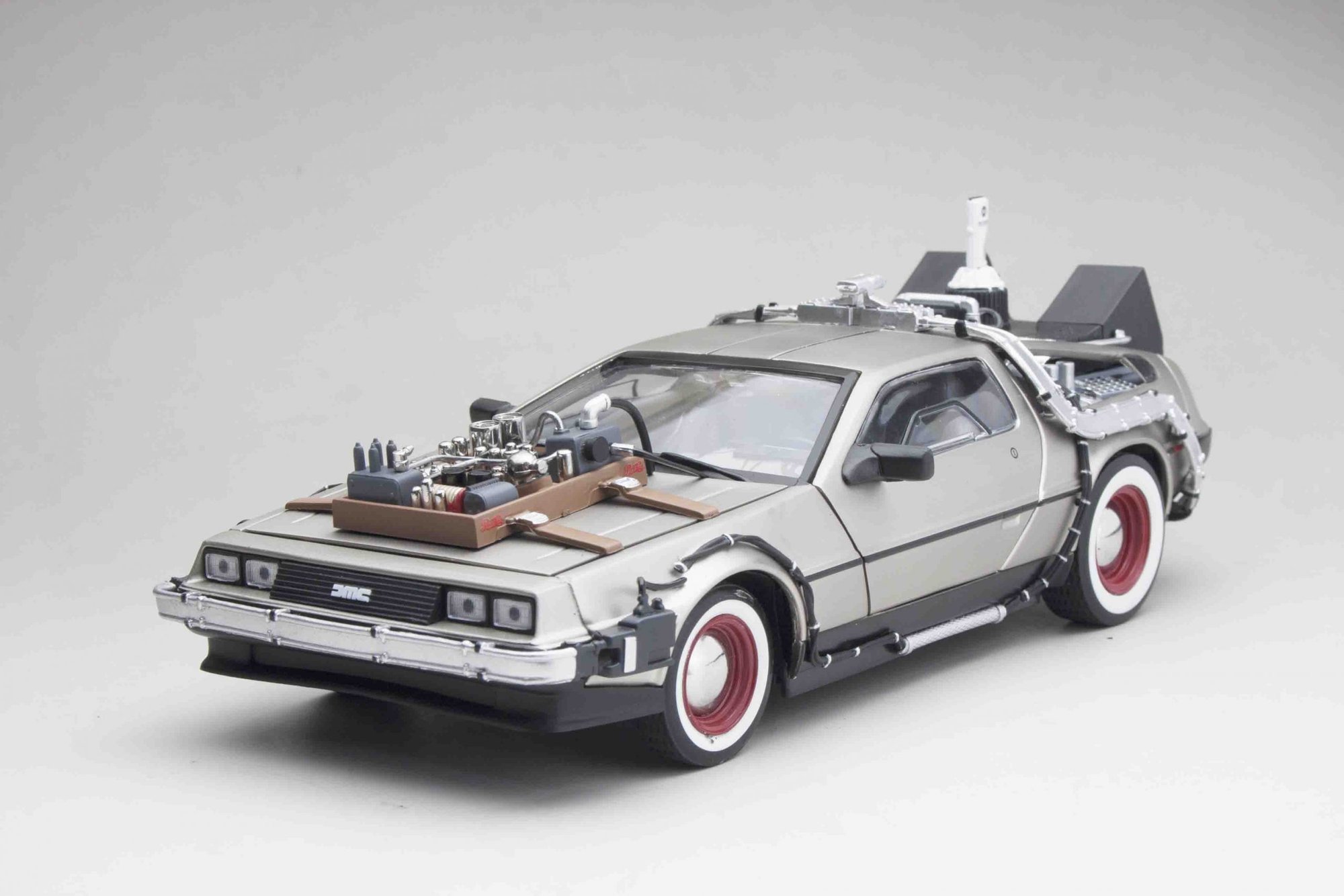 TIME MACHINE - BACK TO THE FUTURE 3 - SILVER | Modelsnavigator.com