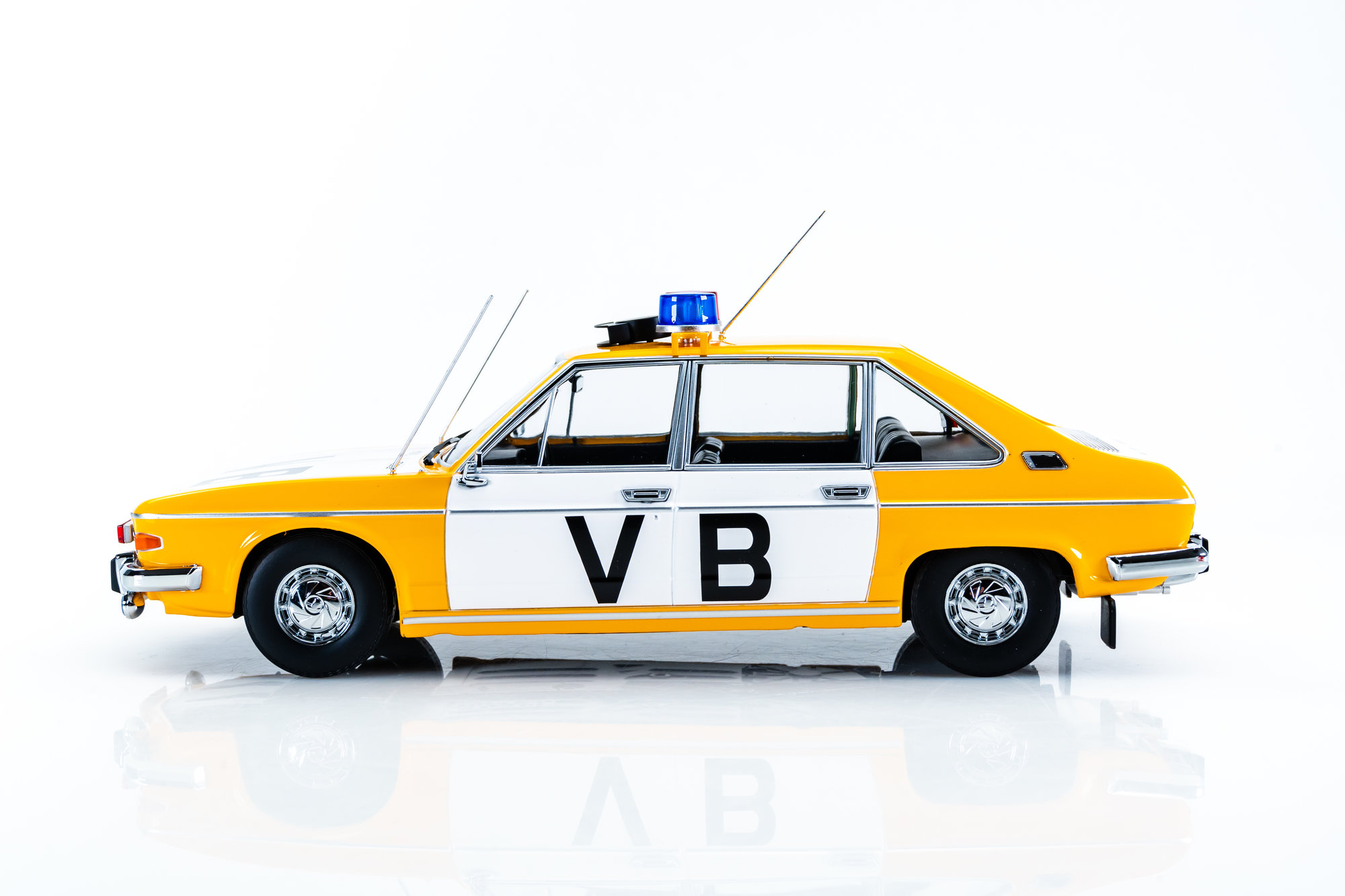 TATRA - 613 VB "Öffentliche Sicherheit" 1979 | Modelsnavigator.com