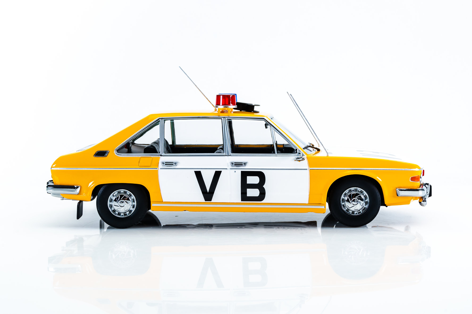 TATRA - 613 VB "Öffentliche Sicherheit" 1979 | Modelsnavigator.com