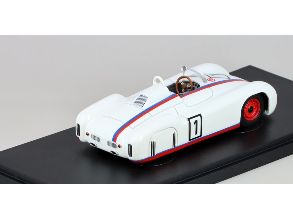 Tatra 602 Tatraplan | Modelsnavigator.com