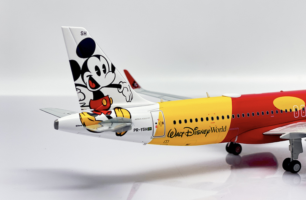 Mickey Mouse Vliegtuig Gek