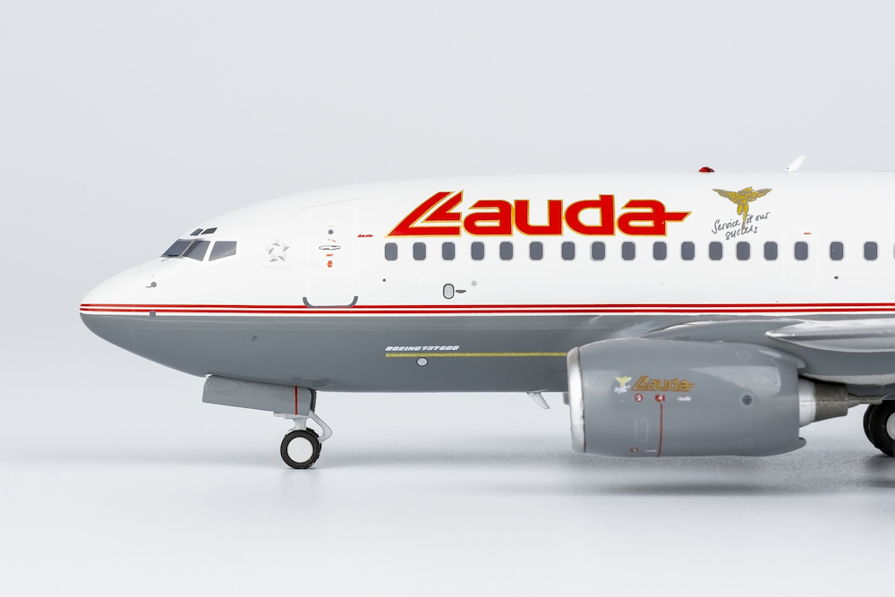 Boeing 737-600 Lauda | Modelsnavigator.com