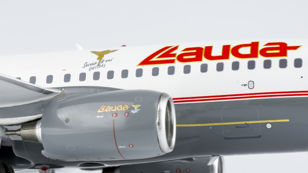 Boeing 737-600 Lauda | Modelsnavigator.com