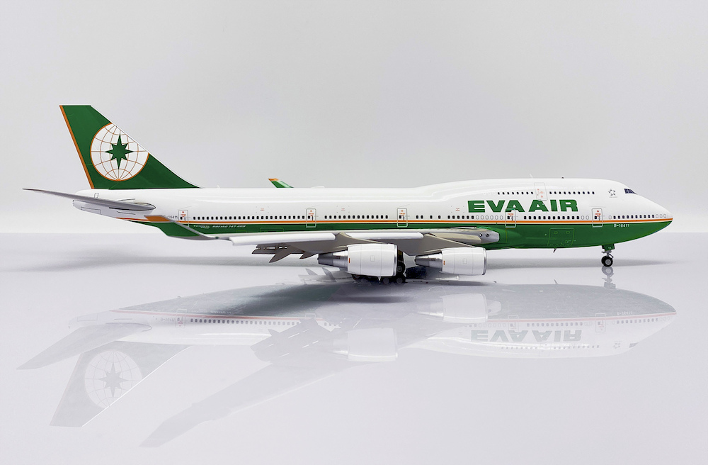 Boeing 747-400 Eva Air Flaps Down | Modelsnavigator.com
