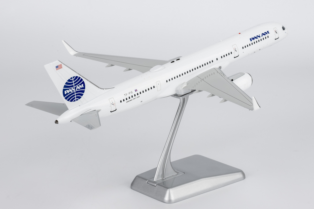 Boeing 757-200 Icelandair Criterion Travel's Pan Am livery ...