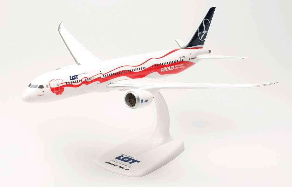 Boeing 787-9 Dreamliner LOT Polish "Proud of Poland's Independence ...
