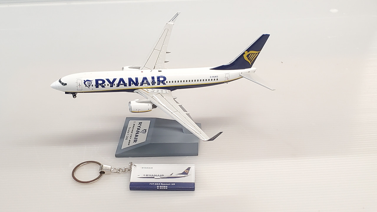 Boeing B737-800 Ryanair UK | Modelsnavigator.com