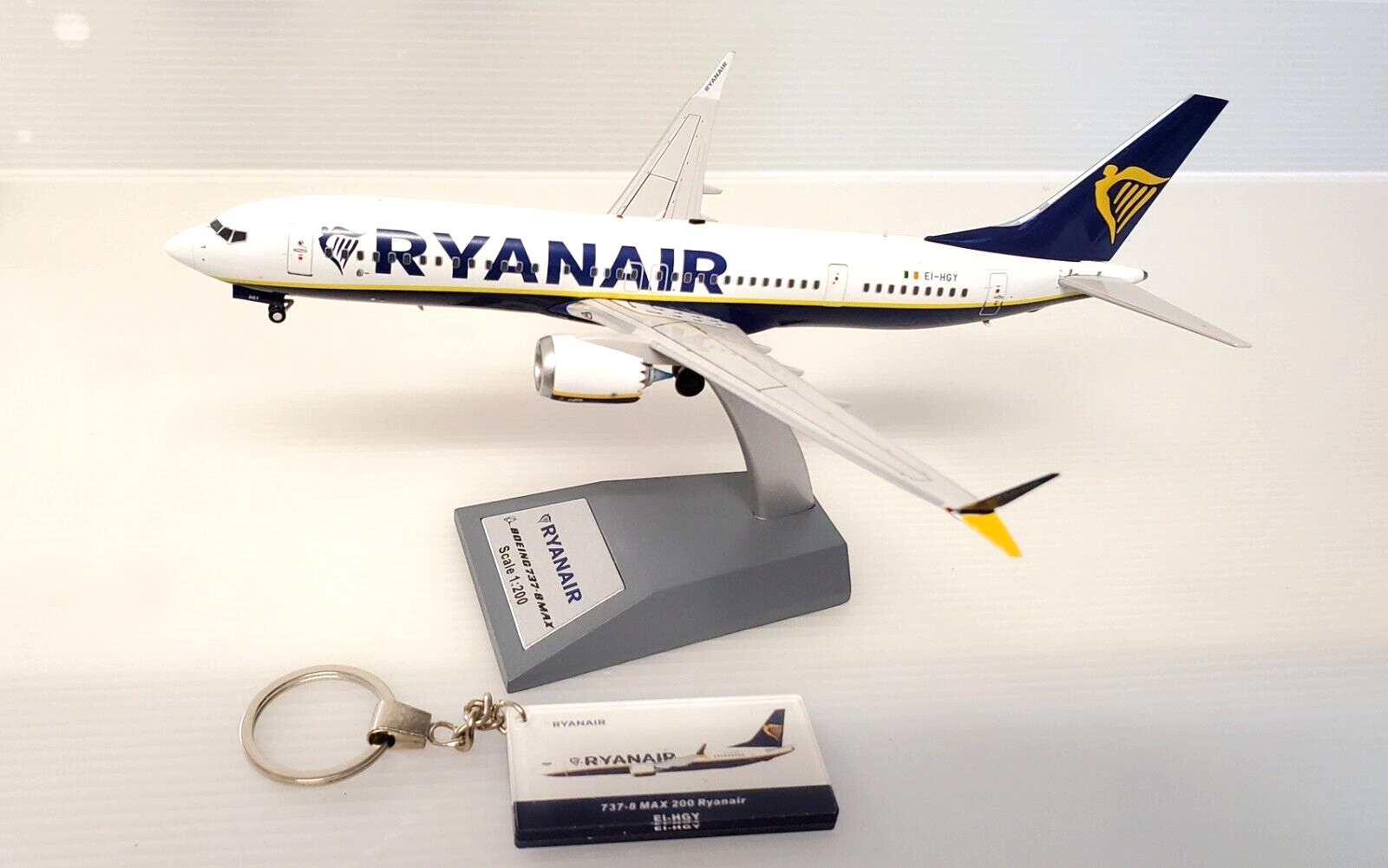 Boeing B737 MAX 8 Ryanair | Modelsnavigator.com