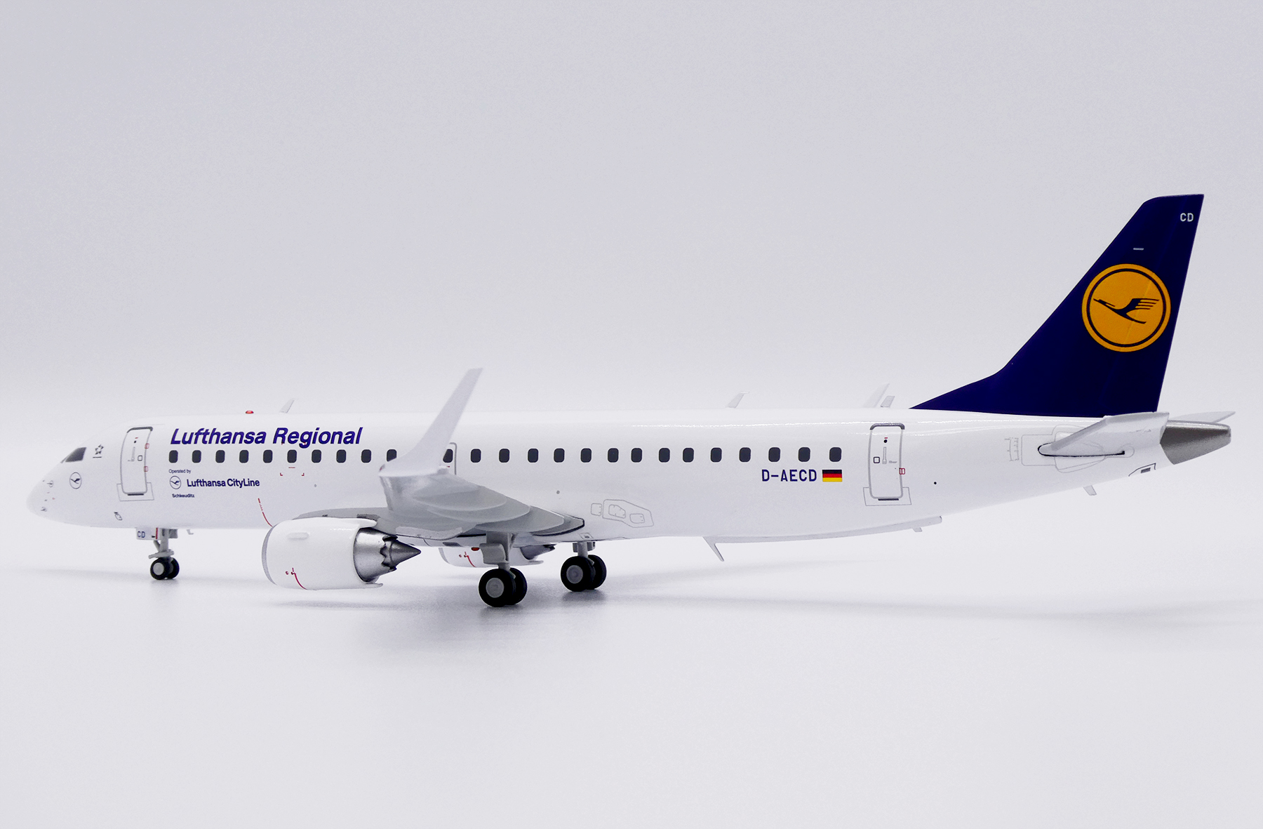 Embraer ERJ190LR Lufthansa Regional | Modelsnavigator.com