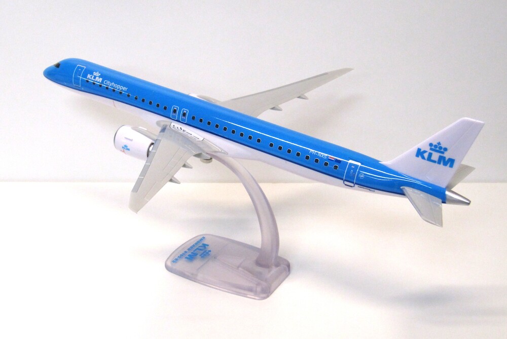 Embraer ERJ195-E2 KLM Cityhopper | Modelsnavigator.com