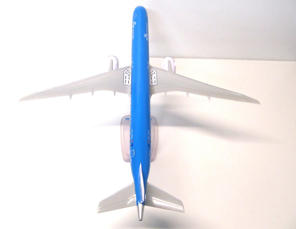 Embraer ERJ195-E2 KLM Cityhopper | Modelsnavigator.com