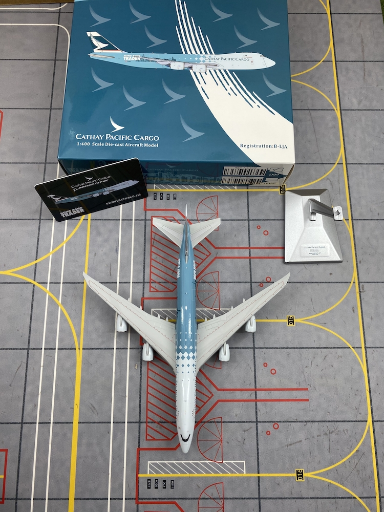 Boeing 747-8F Cathay Pacific Cargo Hongkong Trader | Modelsnavigator.com