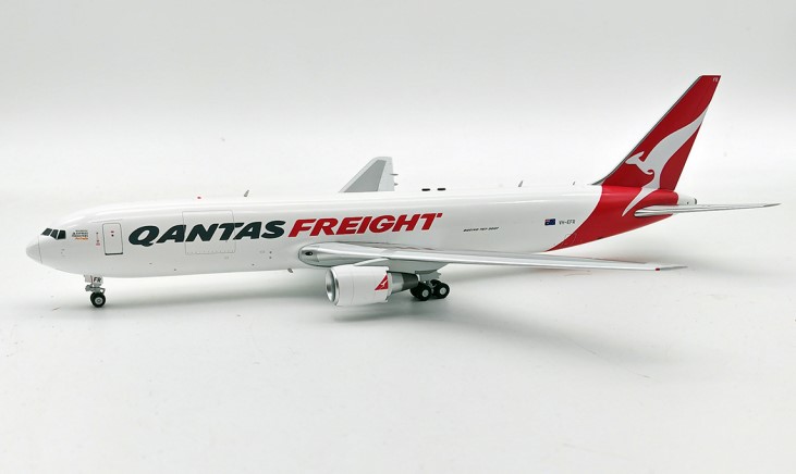 Boeing 767-381F/ER Qantas Freight | Modelsnavigator.com