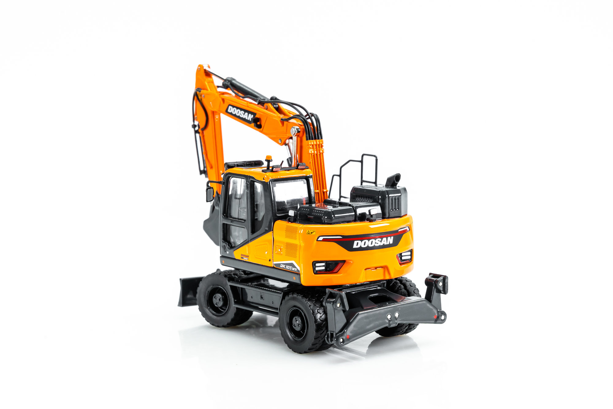 Wheeled excavator DOOSAN DX 165WR | Modelsnavigator.com