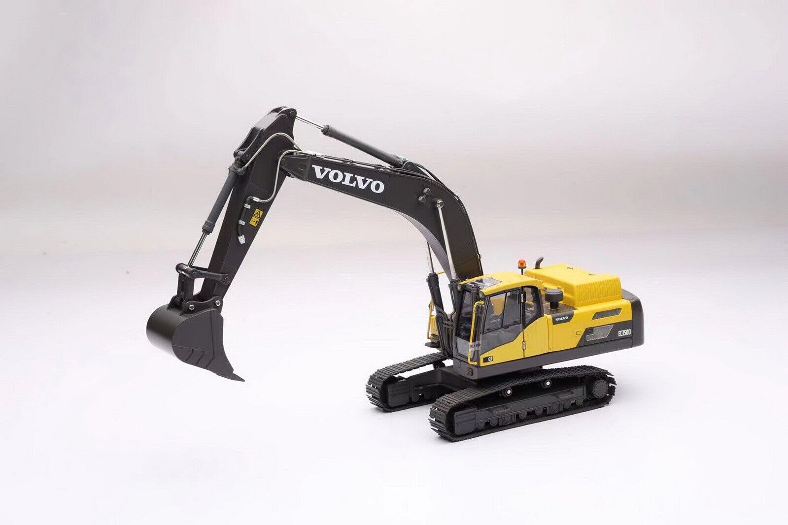 Crawler Excavator VOLVO EC350D | Modelsnavigator.com