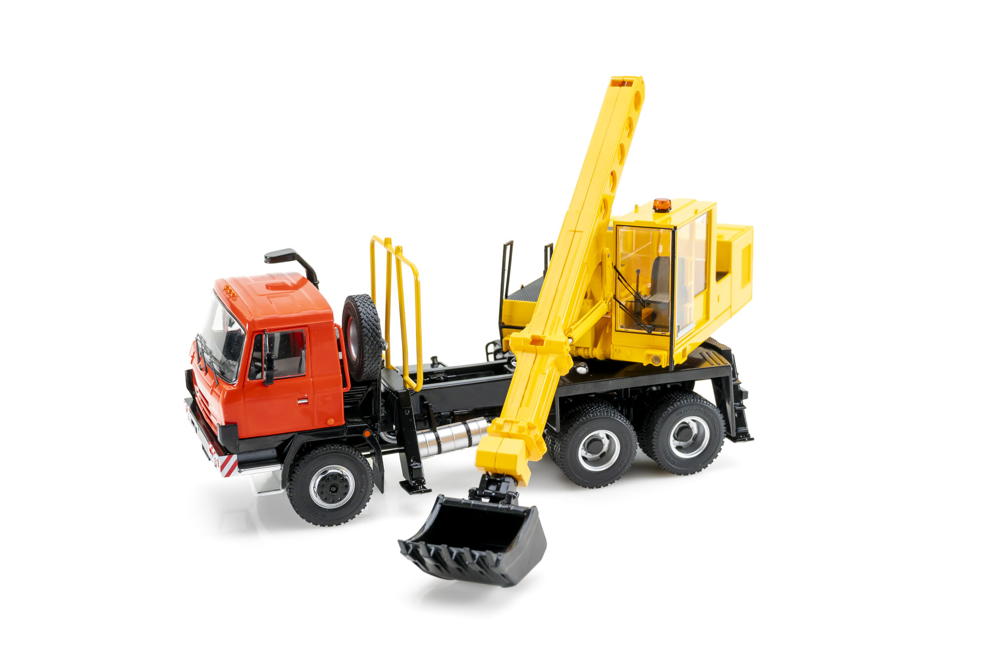 Tatra T815 UDS 114A | Modelsnavigator.com