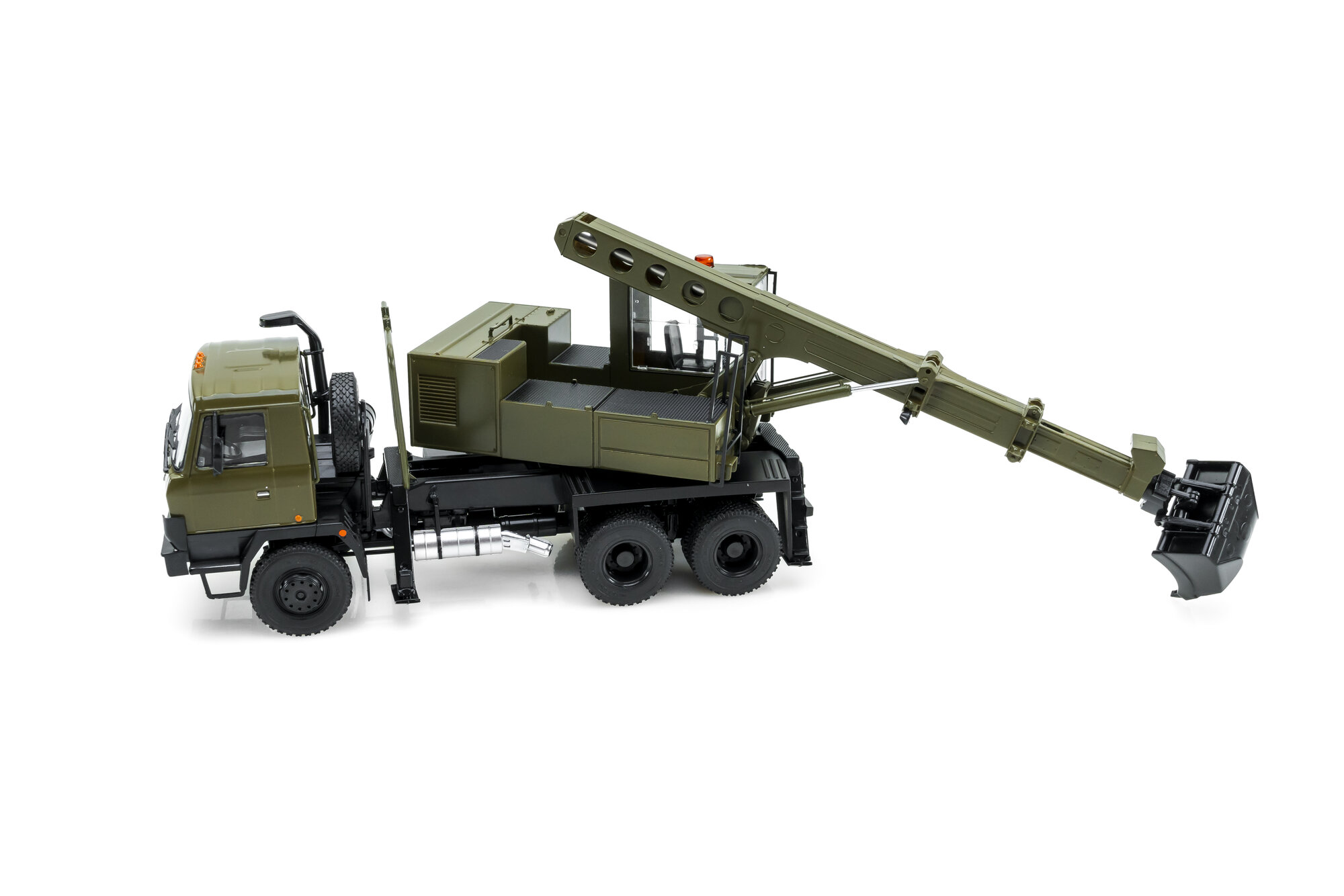 Tatra T815 UDS 114A Vojenská zelená | Modelsnavigator.com