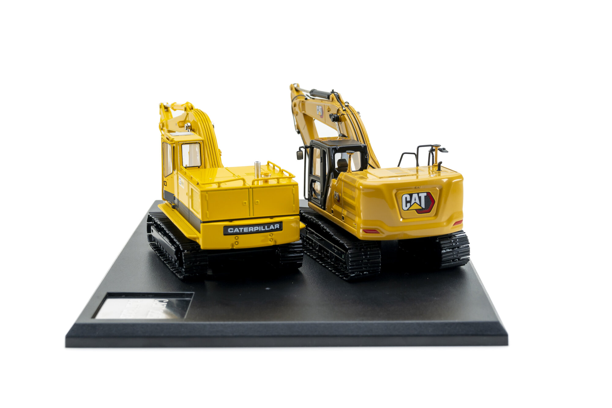 Set Cat 225 Hydraulic Excavator + Cat 323 Hydraulic Excavator ...