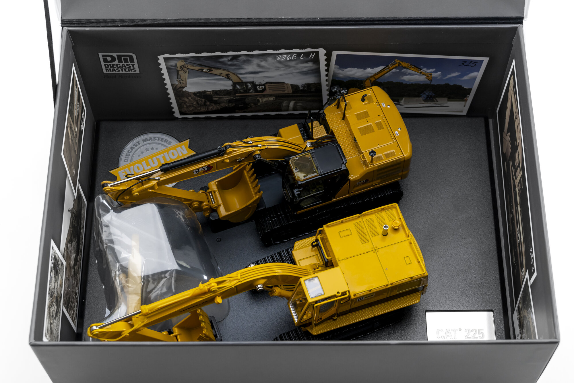 Set Cat 225 Hydraulic Excavator + Cat 323 Hydraulic Excavator ...