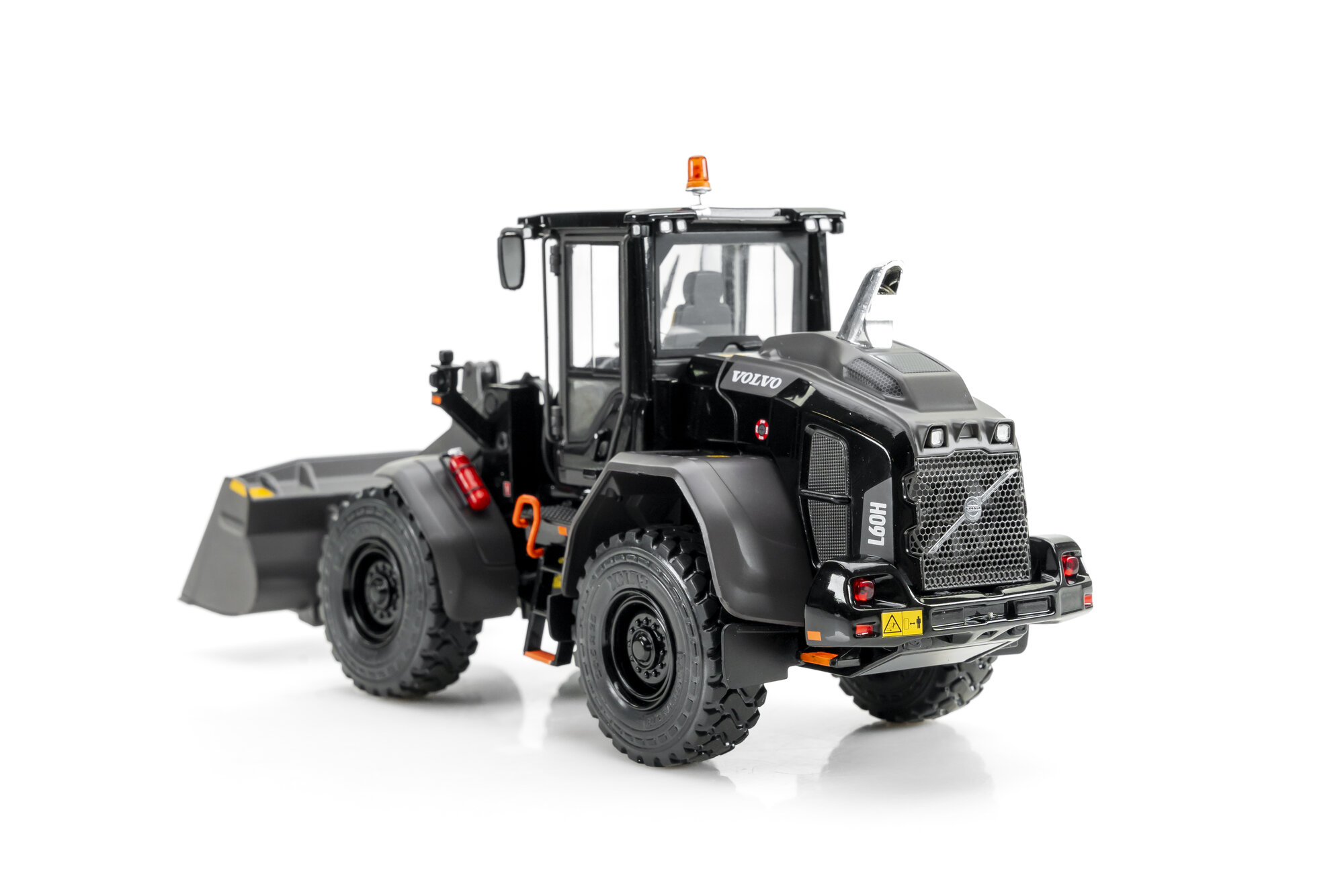 Volvo L60H Limited Black Edition | Modelsnavigator.com