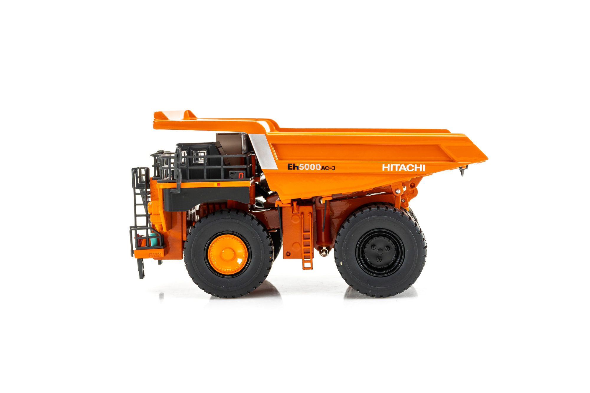 Hitachi EH5000 AC-3 fixed dumper | Modelsnavigator.com