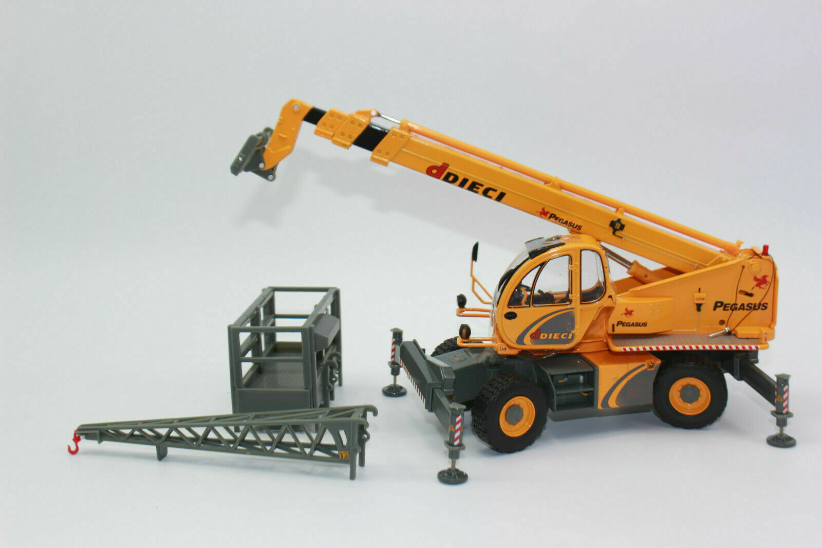 Telescopic handler Dieci Pegasus 40.25 | Modelsnavigator.com