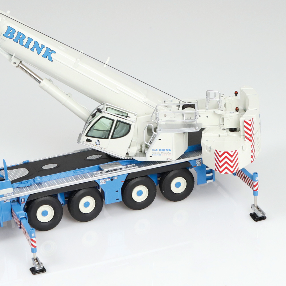 Liebherr LTM1250-5.1 "Van den Brink" | Modelsnavigator.com