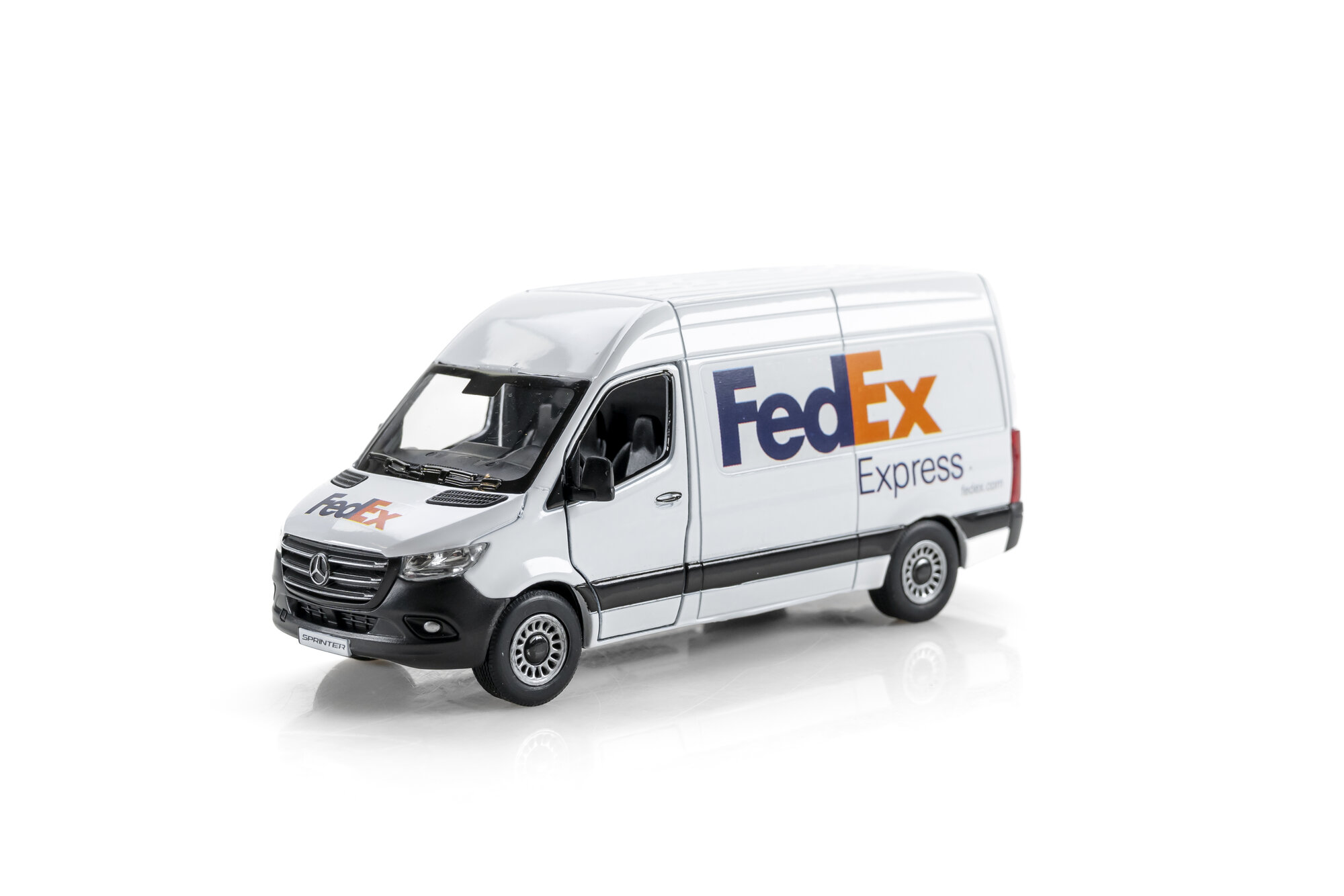 Mercedes-Benz Sprinter 319 CDI FedEx courier | Modelsnavigator.com